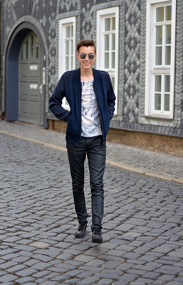 Outfit: Mülltonnenkuschler & Gaffer // Lack & Leder